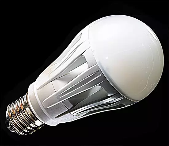 Ii-LED ze-Dethrone Compact Fluorescents njengoKumkani we-Eco-Friendly Lightbulbs 11249_4