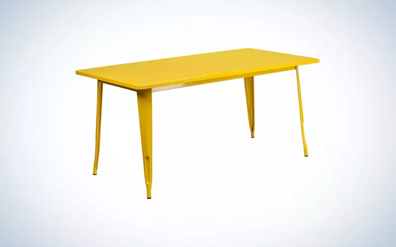 Ang Flash Furniture Table mao ang labing kaayo alang sa dula sa gawas.