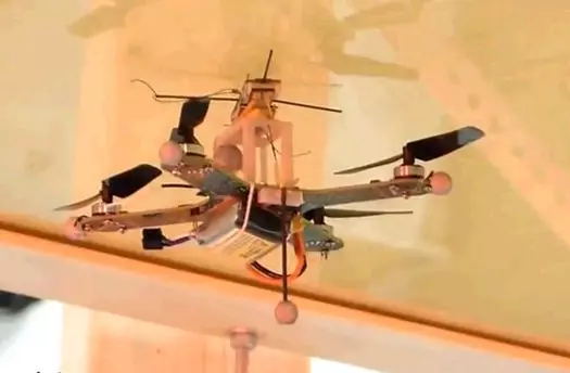 Dron sličan gekonu može sletjeti na zidove i stropove [Ažurirano]