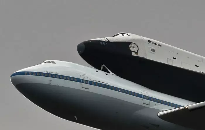 Spaceshuttle Enterprise maakt zijn laatste vlucht 28113_2