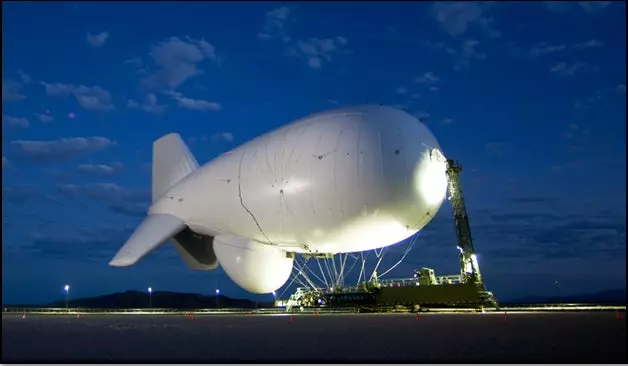 Roedd Blimp Byddin Fawr Ar Y Rhydd