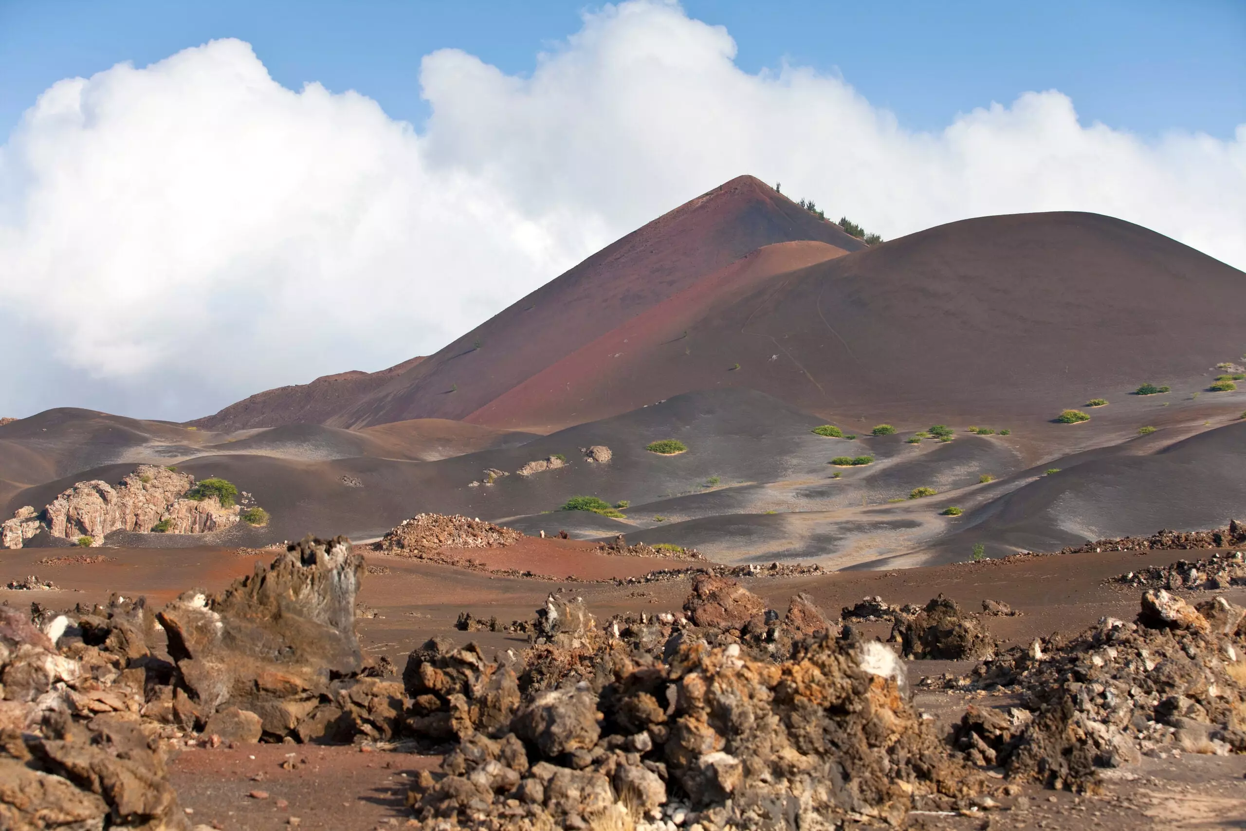 Molte isole vulcaniche hanno origini sorprendentemente interessanti