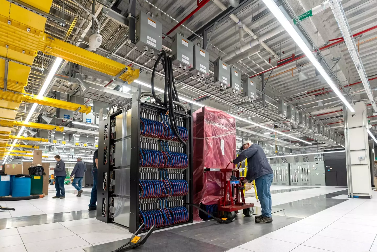 lub frontier supercomputer system ntawm Oak Ridge National Laboratory