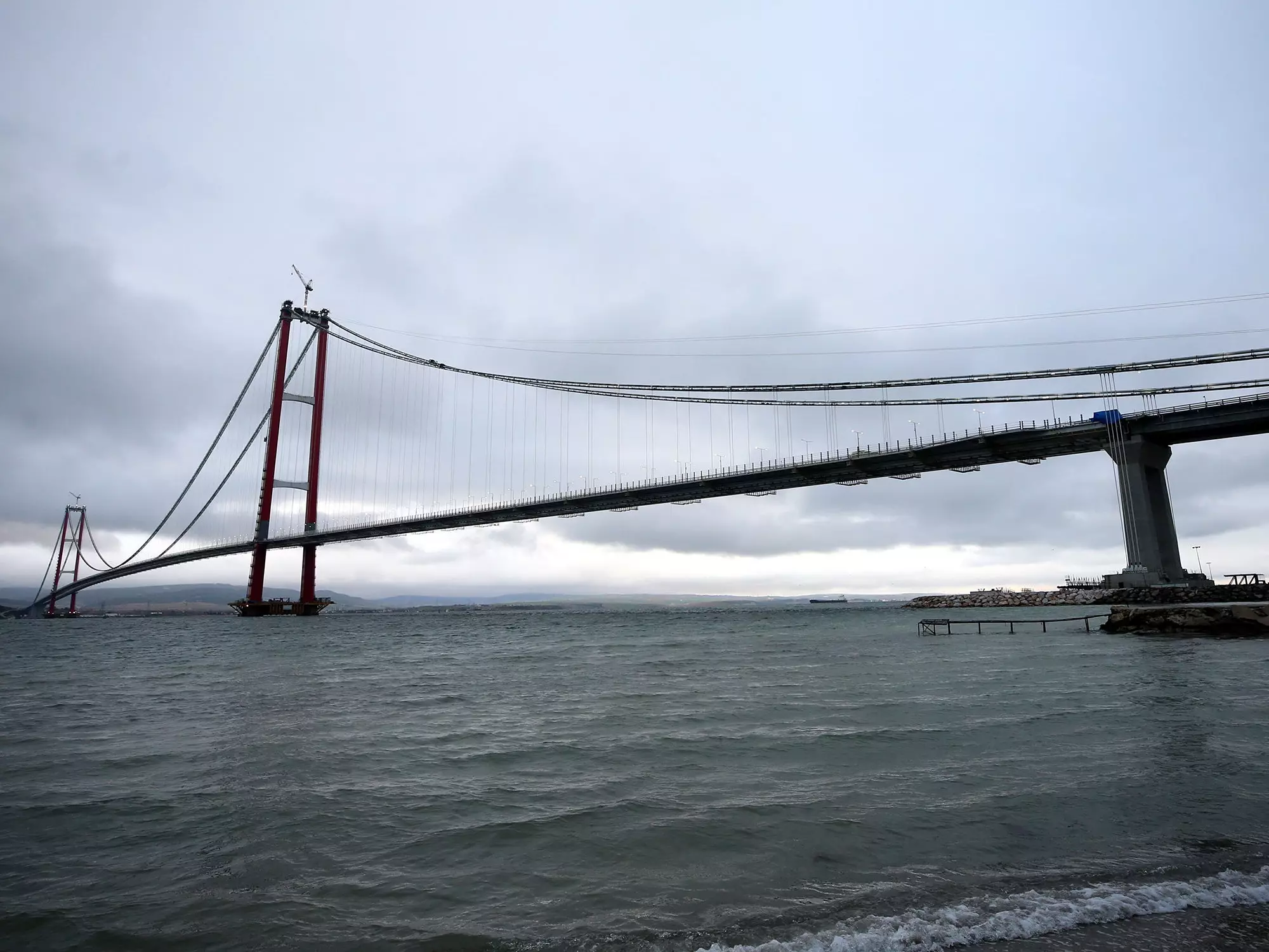 Mit einem Durchmesser von 15.118 Fuß ist diese neue Hängebrücke die längste der Welt