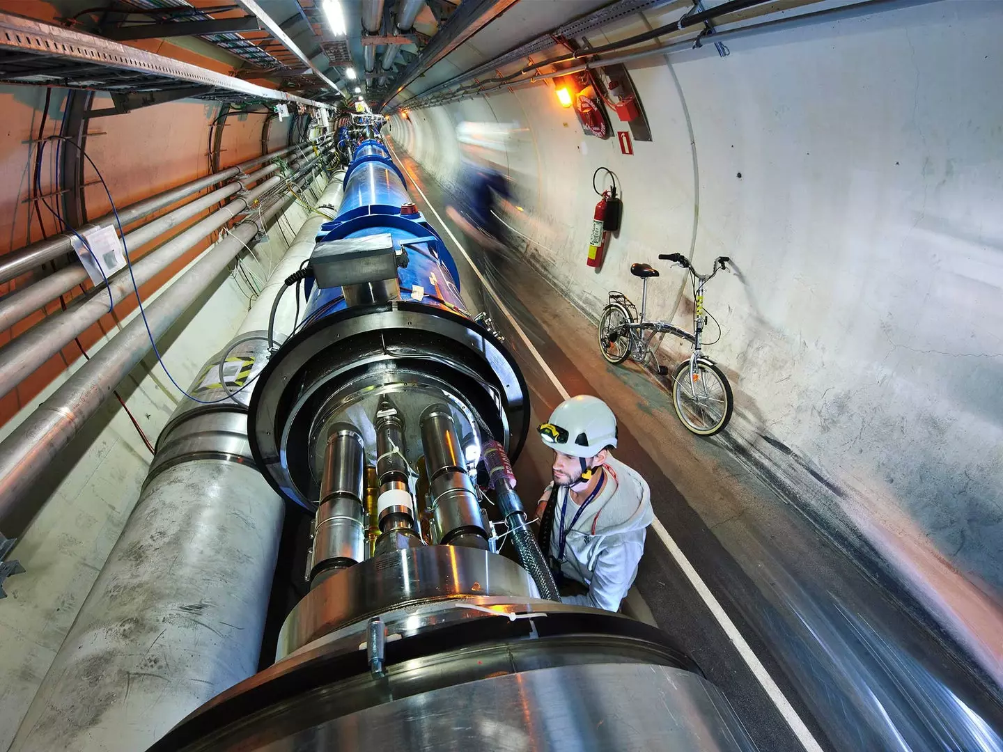 Foto fan LHC tunnel.