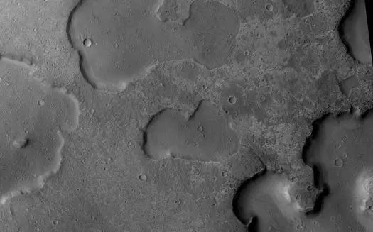 Slike Mars Orbitera sugeriraju da je voda na Mars tekla daleko kasnije nego što se mislilo