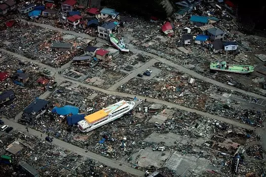 Tanda Tangan Atmosfir Tsunami Jepang Bisa Ngabantosan Ngamekarkeun Sistem Peringatan Berbasis Spasi 66174_1